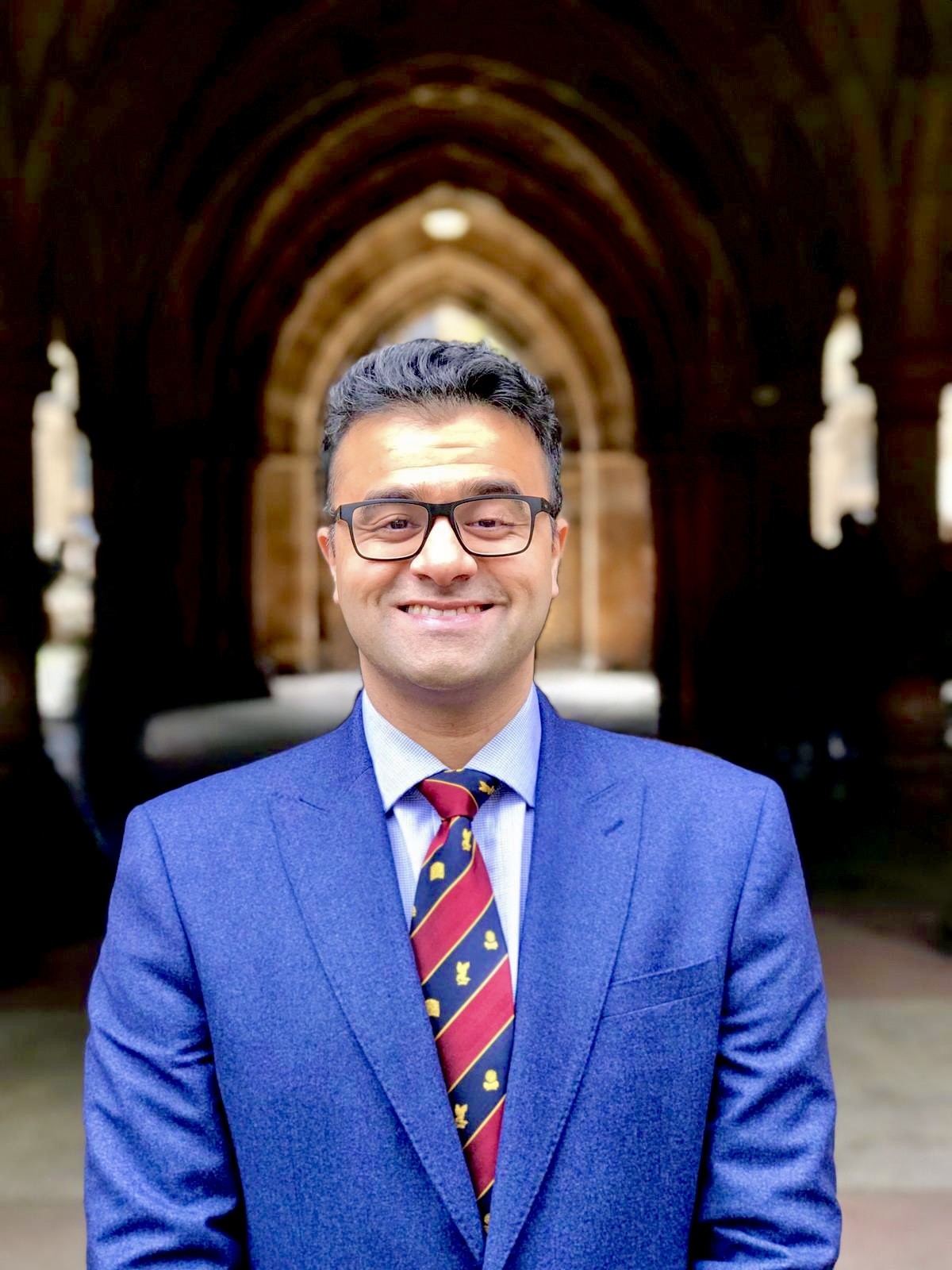 Mr. Nayef Aslam-Pervez | Consultant Orthopaedic Surgeon | Bespoke Surgical Solutions